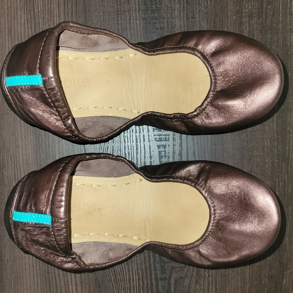 Tieks | Shoes | Size 7 Raspberry Truffle Tieks | Poshmark